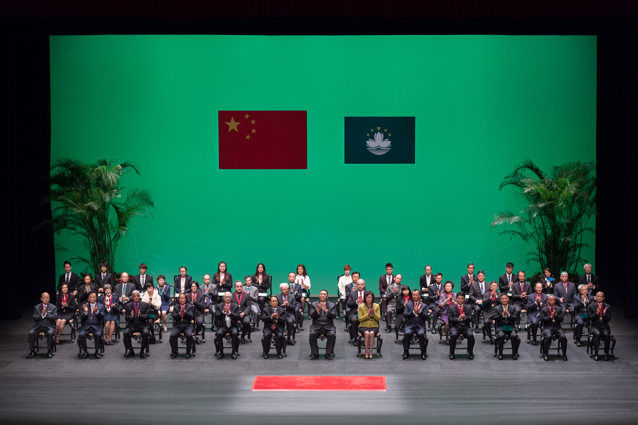 RAEM distingue individualidades e entidades - Revista Macau